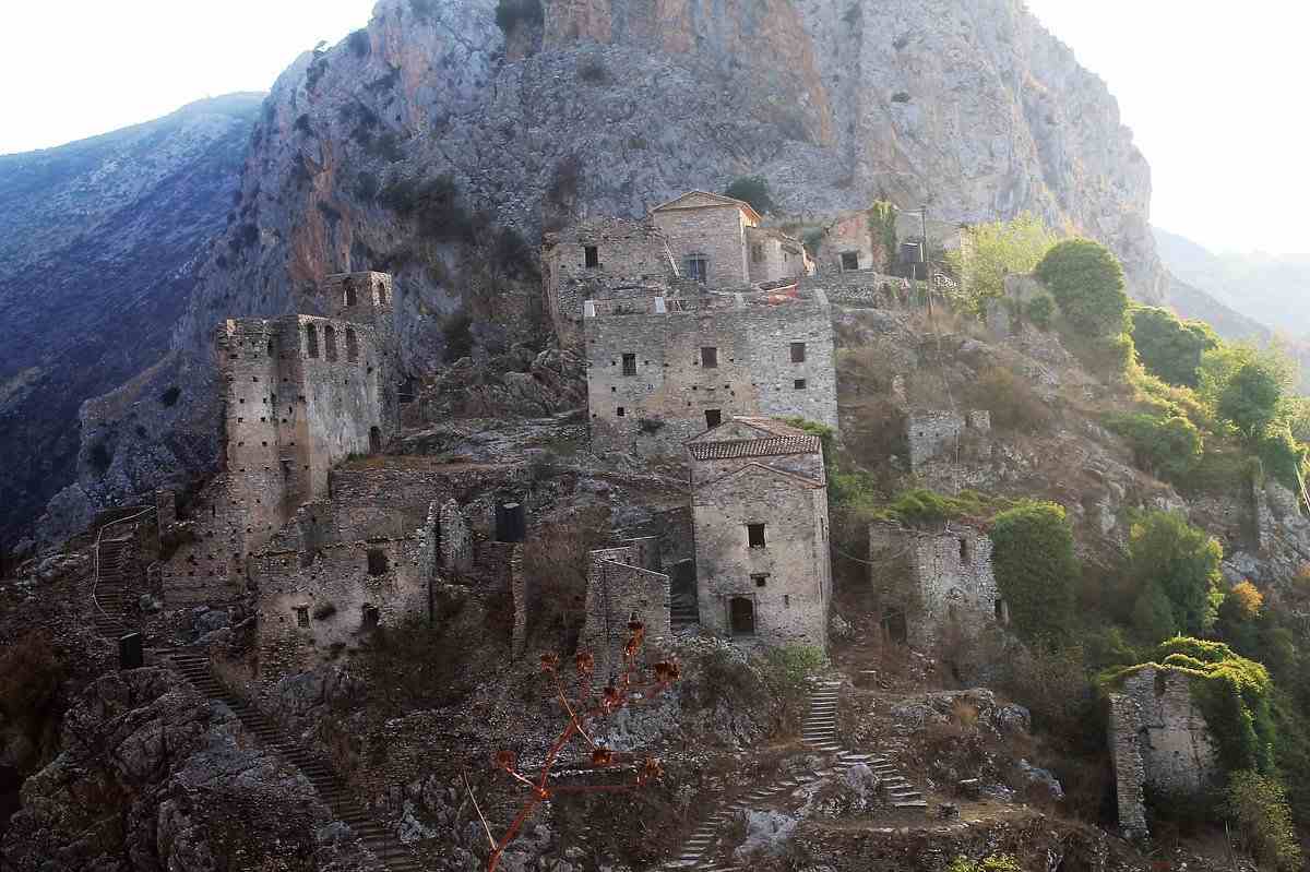5 Abandoned Italian Villages to Visit - Life in Italy