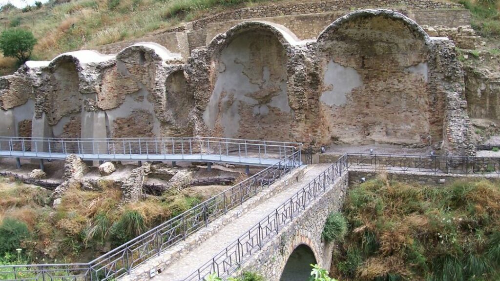Discover Centuripe, the town shaped like a man - Life in Italy