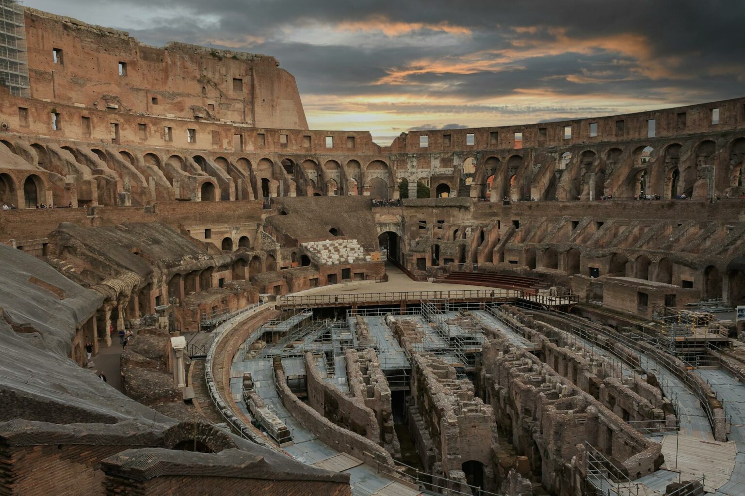 Gladiators for a night: collaboration between Airbnb and the Colosseum ...